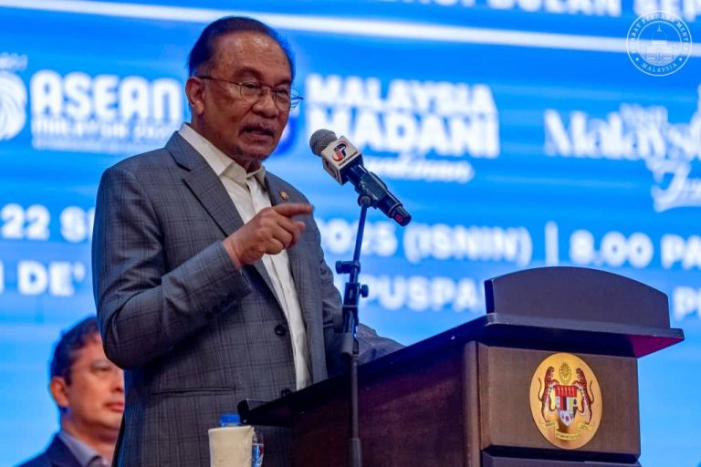 Hadiah buat rakyat, setiap orang terima 300 liter subsidi petrol ...